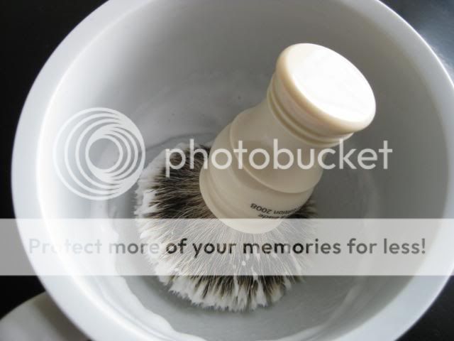 Comprehensive Guide to Lathering soaps, creams, shavesticks in a bowl ...